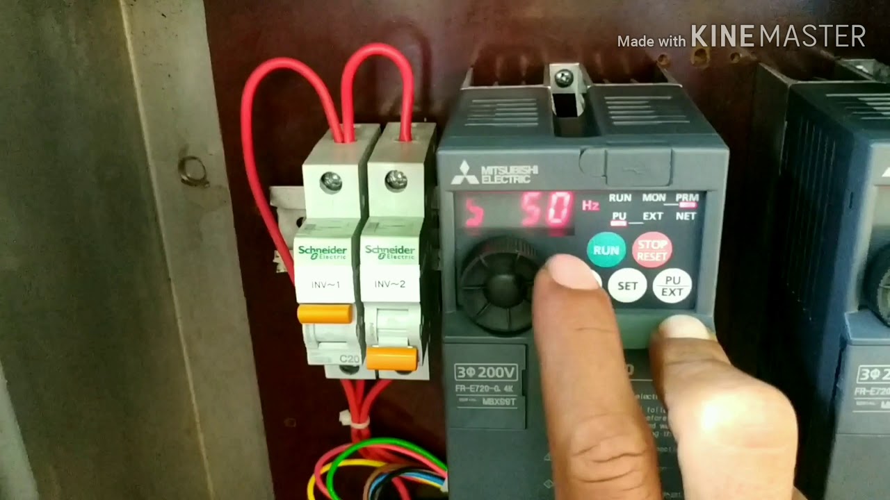 Set Mitsubitshi inverter parameters for speed control - YouTube