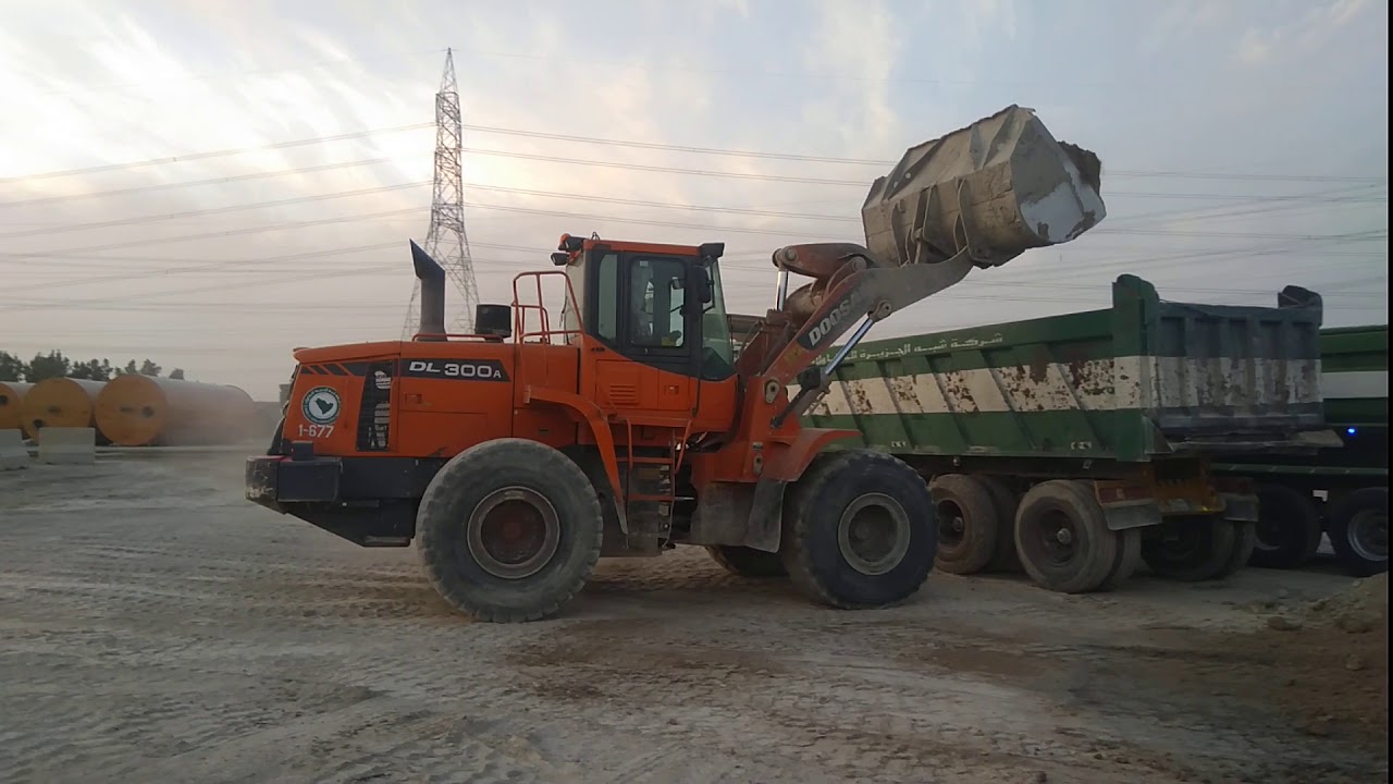 Doosan loader DL300A - YouTube