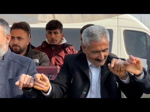 DOĞUNUN DOĞALLIĞI BU İŞTE , NE KADAR GÜZEL İÇTEN HALAY ÇEKİYORSUN AMCA !!!