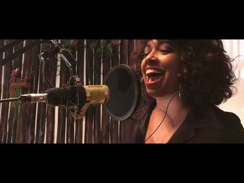 Tributo a Amy Winehouse - Back to Black - Por Cláudia Rizo - YouTube