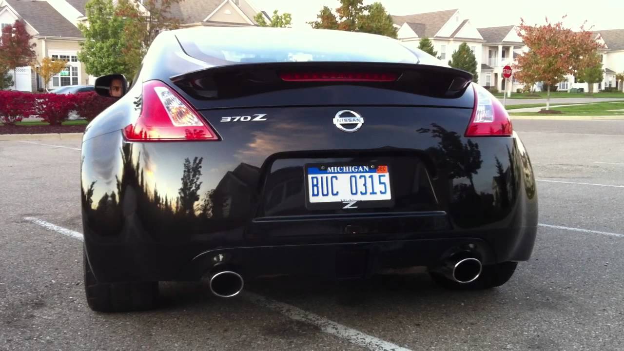 Adam's Nissan 370z - start and rev - YouTube