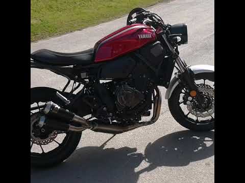 Yamaha Xsr700 Akrapovic dual - YouTube