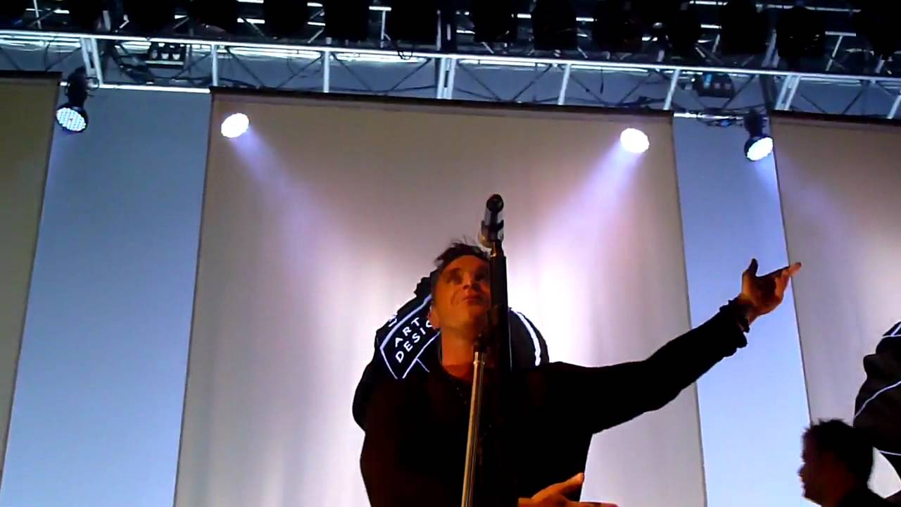 Robbie Williams - Karma Killer LIVE @ Leeds 02 Academy 11.09.2012 - YouTube