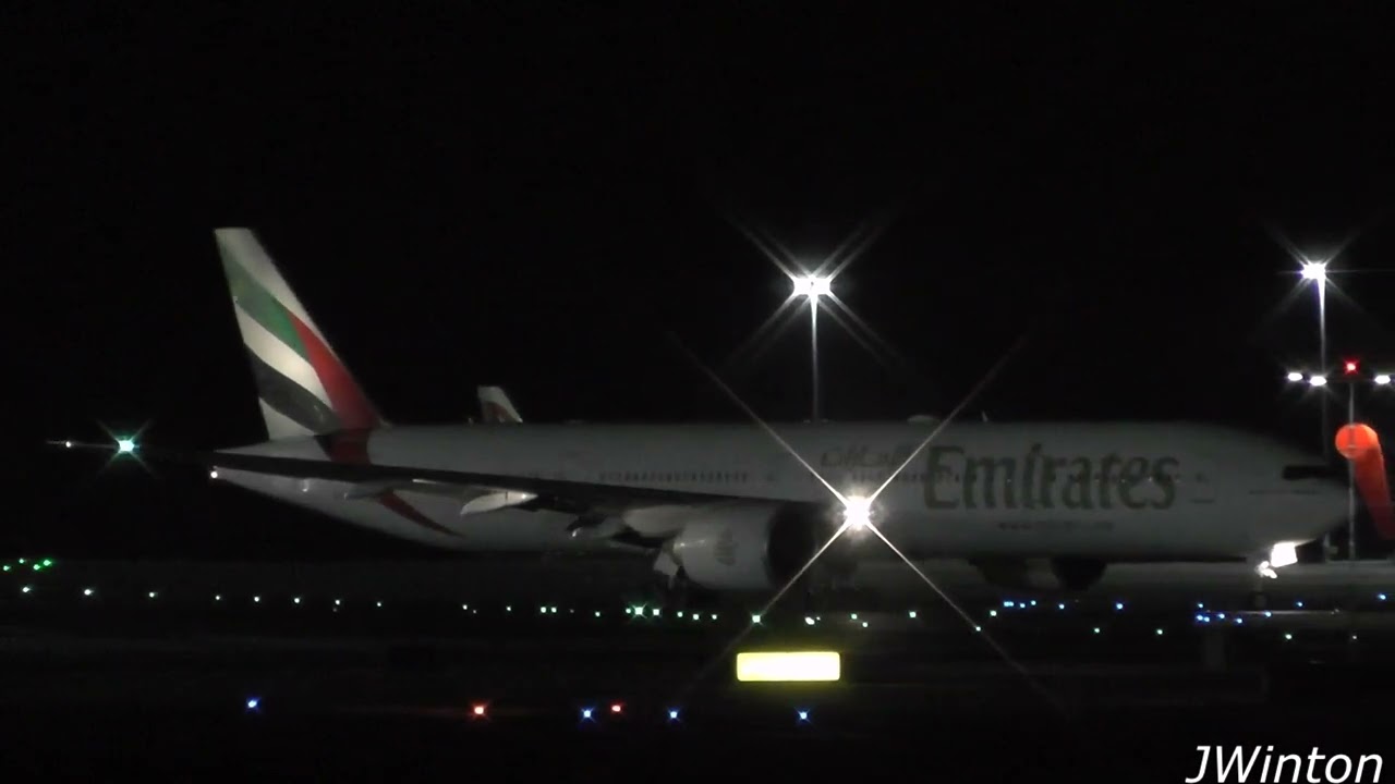 Epic Takeoff at Night | Emirates Boeing 777 A6-ENY at Newcastle Airport ...