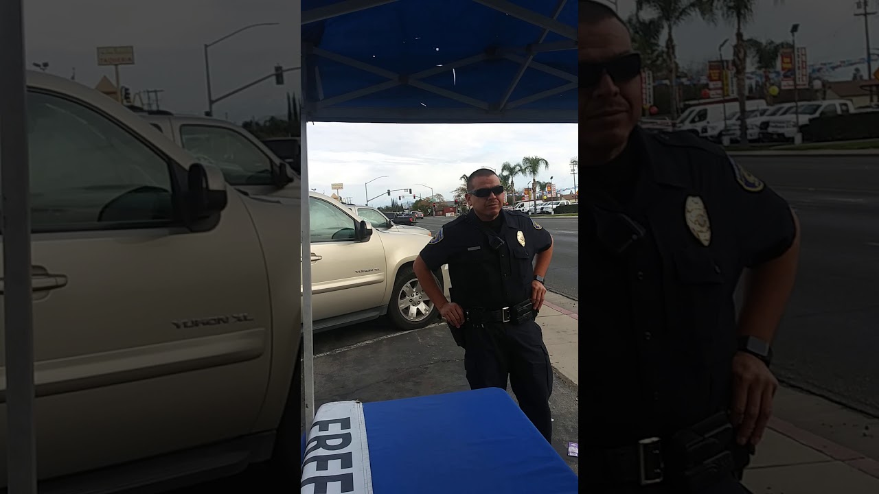 Dinuba Police officers dont know the law and tried to harrass People ...