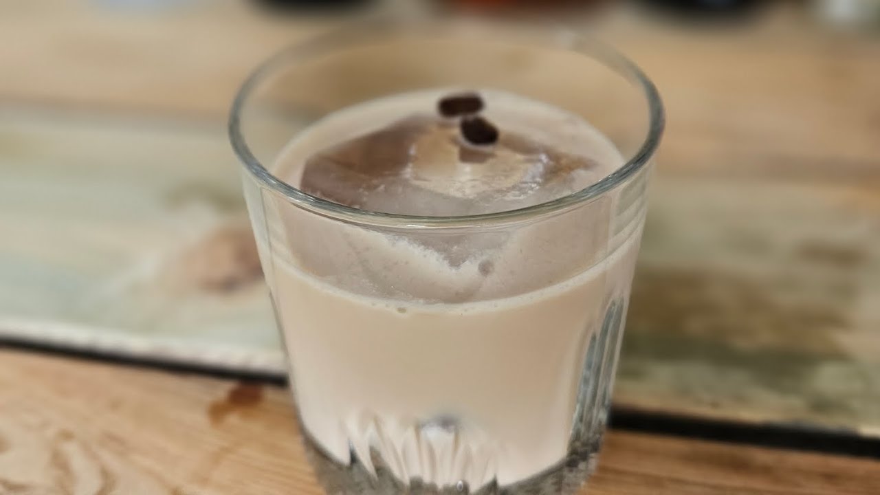 SCREAMING ORGASM cocktail #howtomakecocktails - YouTube