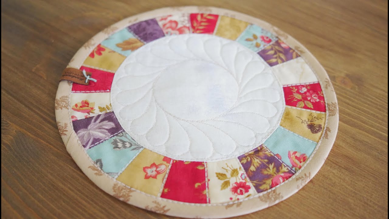 How to sew a round placemat. The whole procedure for patchwork ...