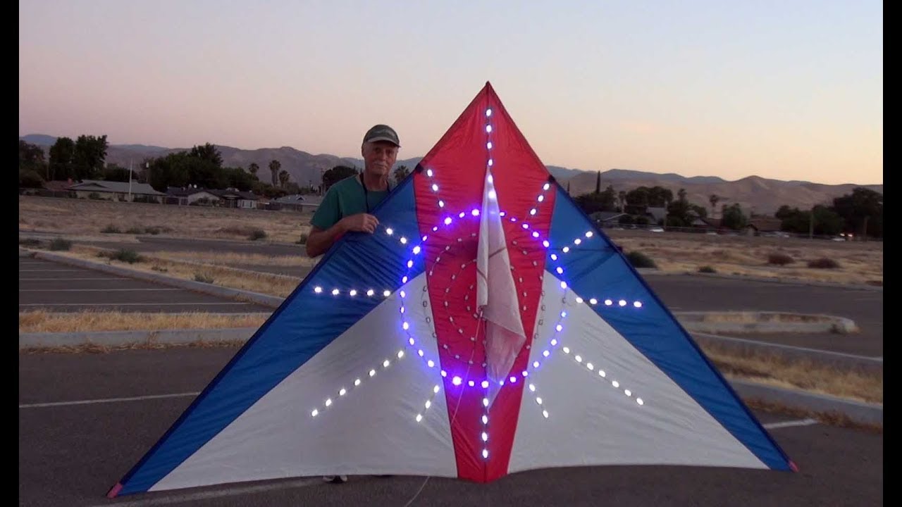 Night Kite in Coalinga - YouTube