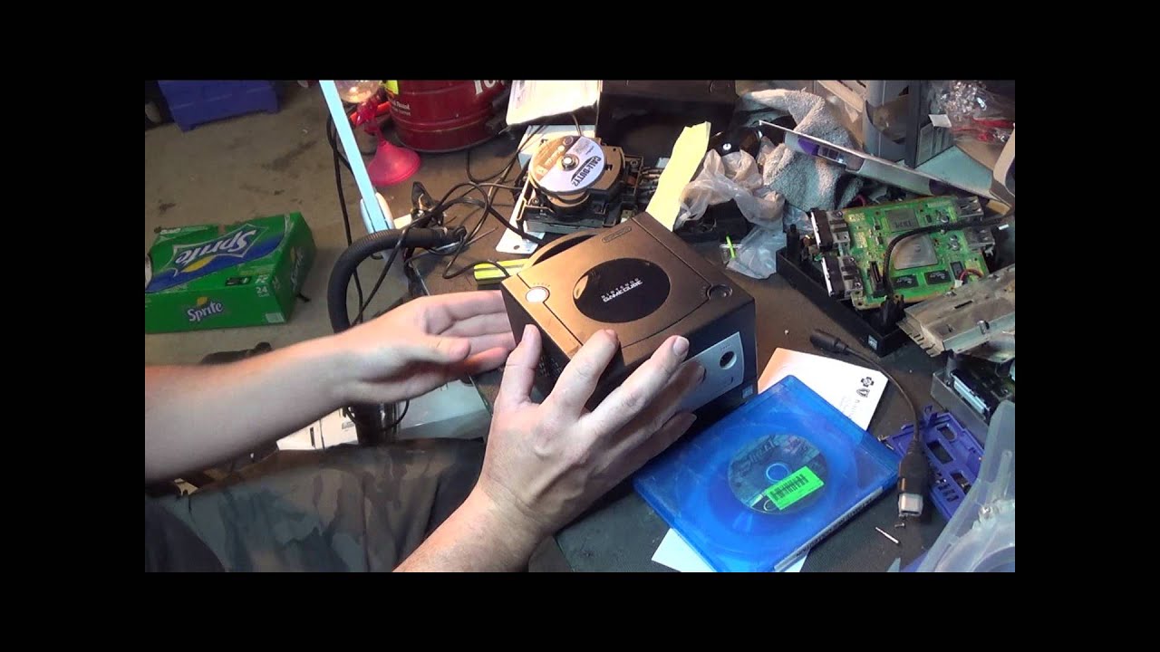 Unboxing Chipped Gamecube - YouTube