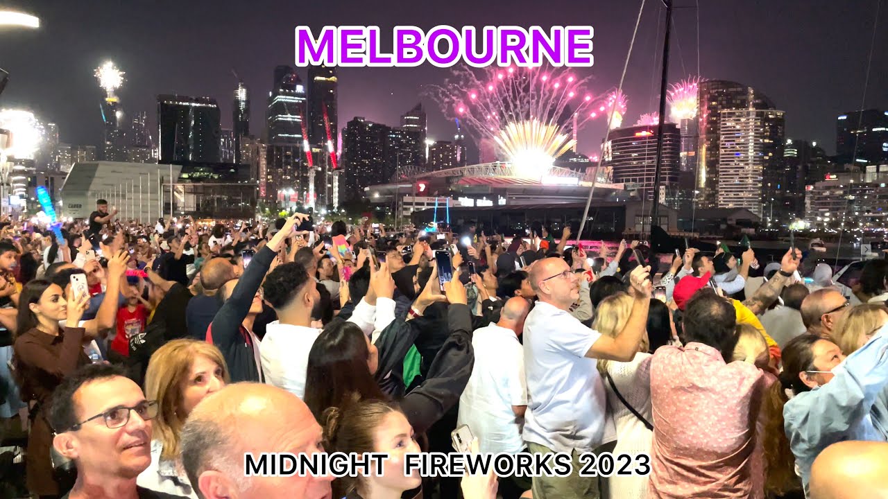 Melbourne Fireworks 2023 New Year's Eve - YouTube