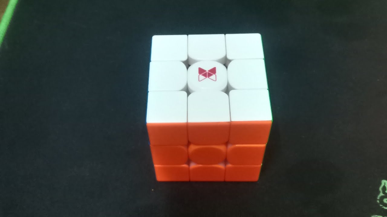 How to solve a Rubik's cube - YouTube