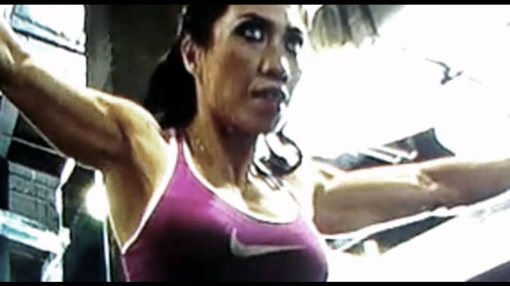 Malaysian Female Bodybuilder Lilian Tan Training - YouTube