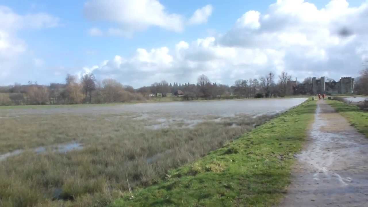 Flooded River Rother 15.2. 2014 - Cowdray Castle - Cowdray Ruins ...