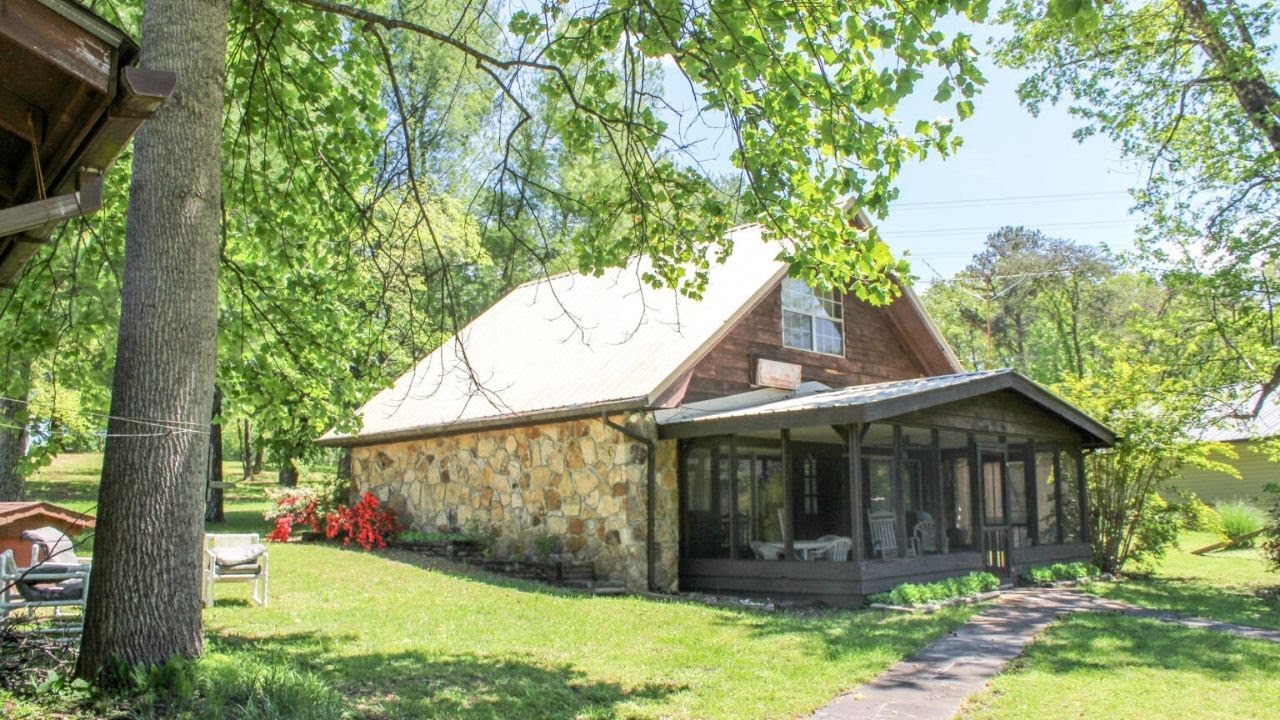 Rustic Cabin on the lake - YouTube