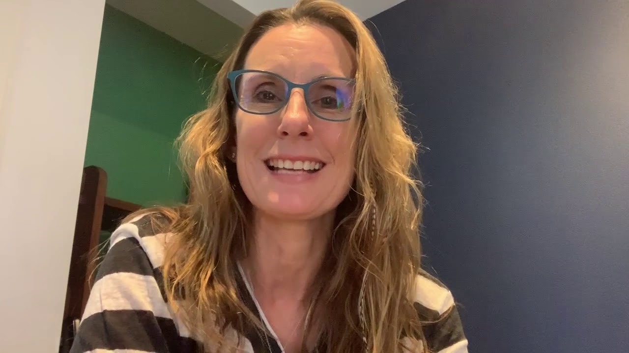 Bronwen Edwards - Roses In The Ocean - YouTube