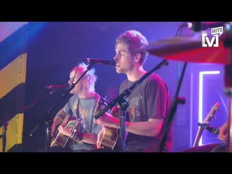 5 Seconds of Summer Live: Stripped & Intimate - Jet Black Heart