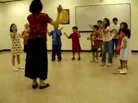 Chinese Students Singing - YouTube