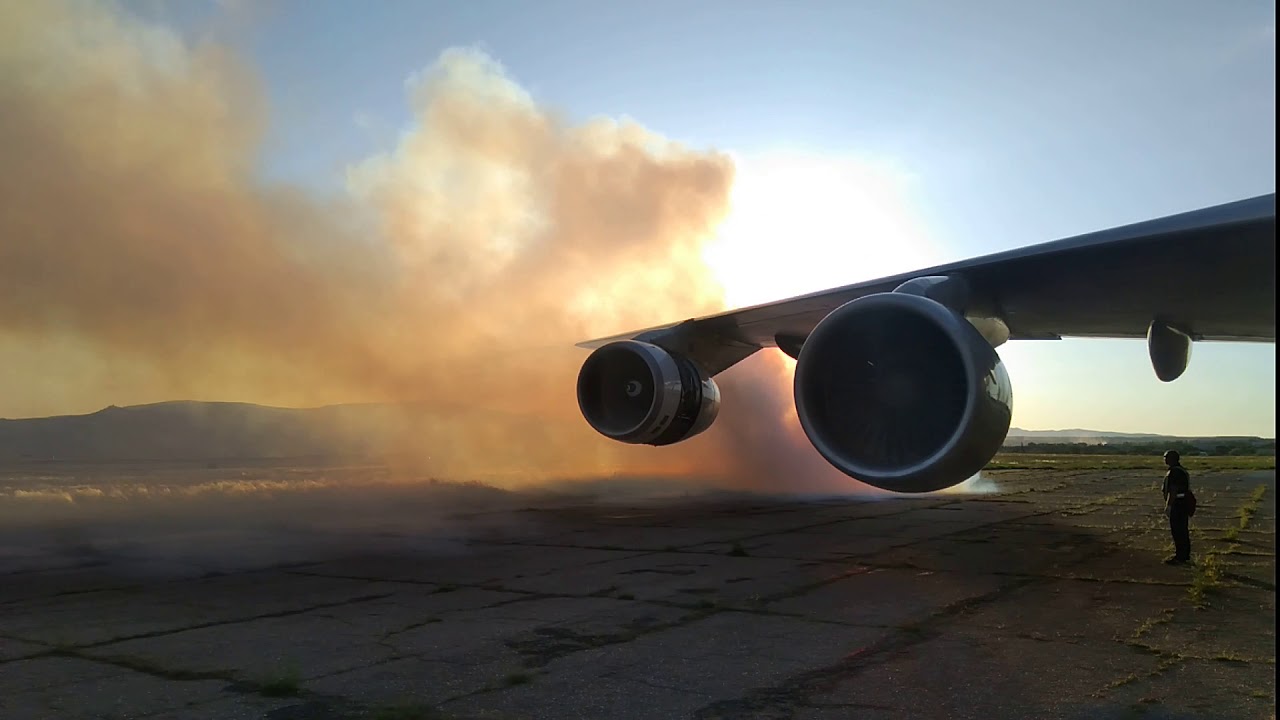 Boeing 747-200 First engine start - YouTube