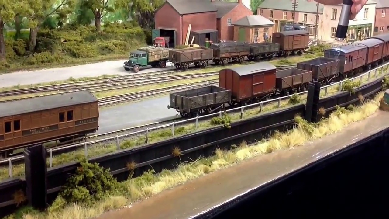 Outwell Village OO gauge model railway layout from the East Riding ...