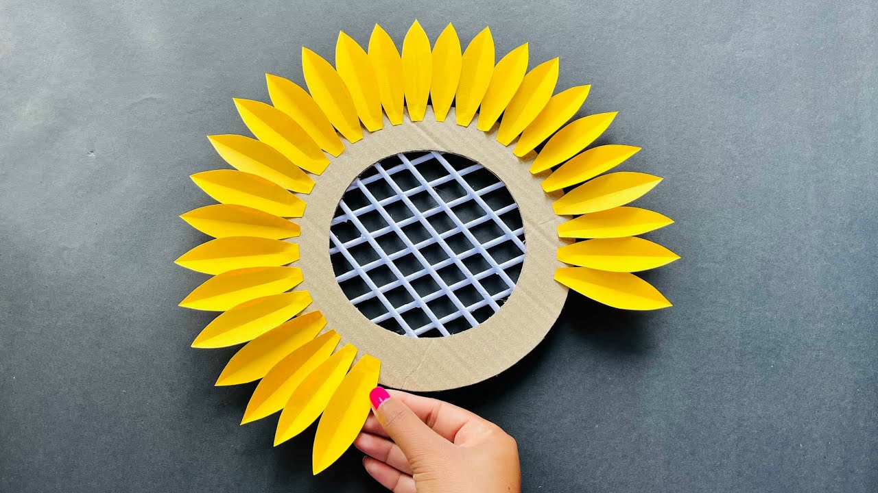 Beautiful yellow paper wall hanging|| Paper craft for home decoration ...