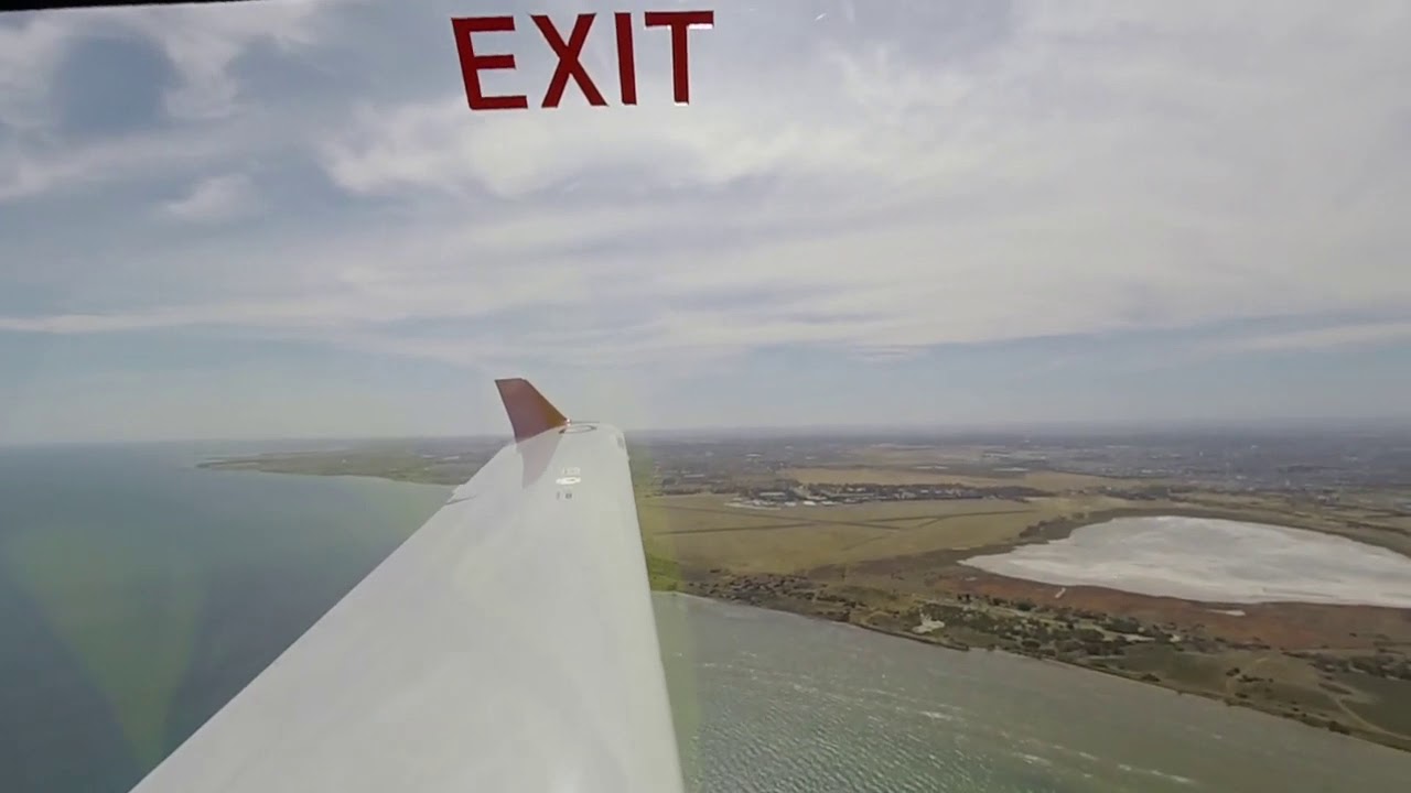 Diamond DA40NG - Circuit // AAFC - EFTS - YouTube