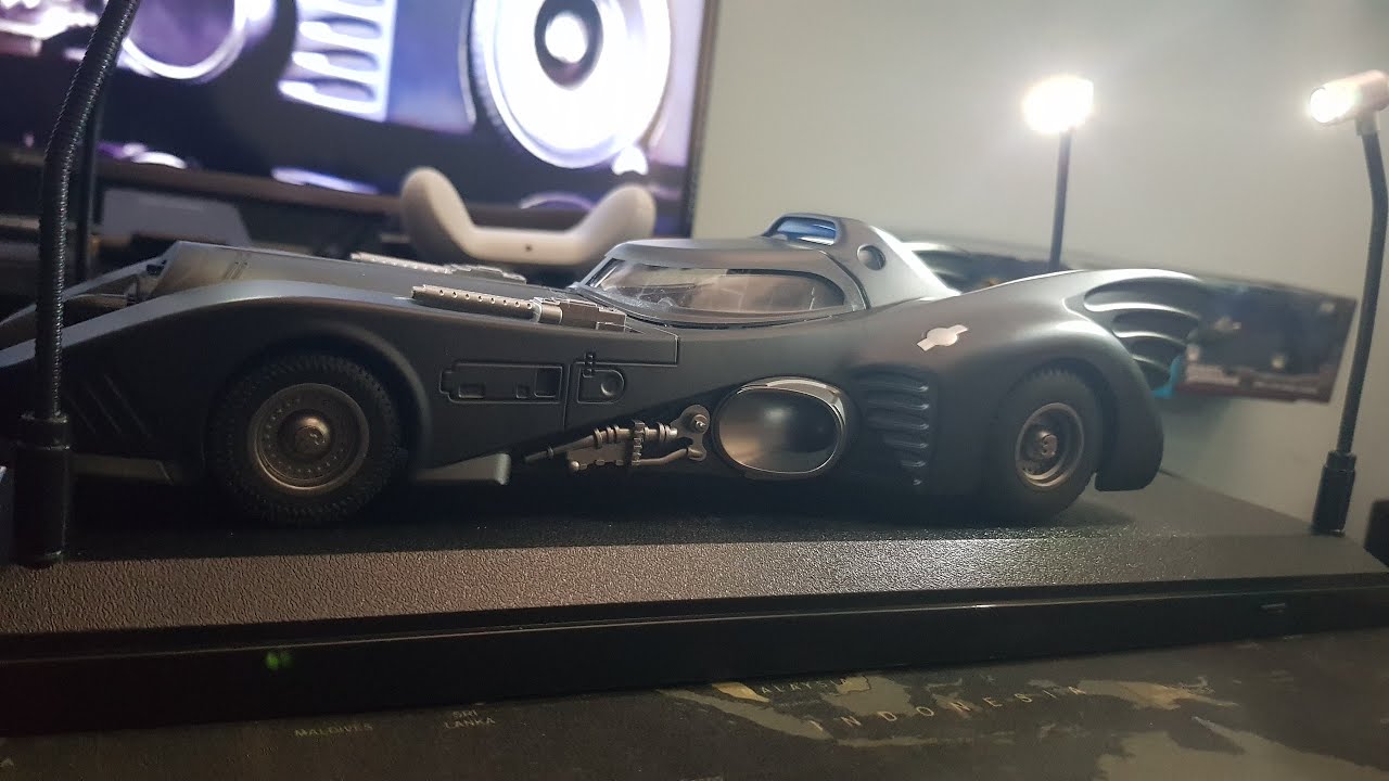 89 Batmobile 1/18 w guns lights Collection car oi3DNB - YouTube