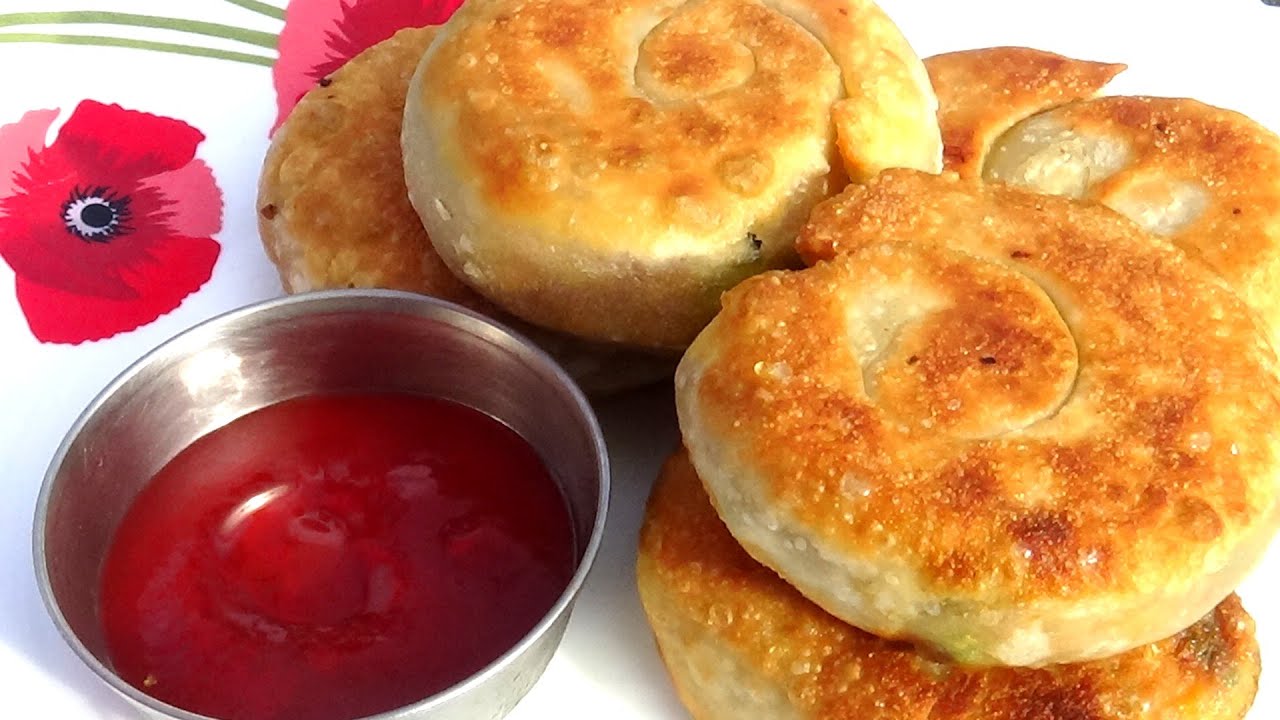 ছোট বড় সবার পছন্দের টিফিন রেসিপি//Dim Moyda Diye Tiffin Recipe ...