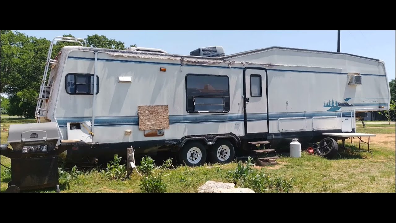 Vintage RV Travel Trailer 42 foot 5th wheel tour of salvaged 97 Damon ...