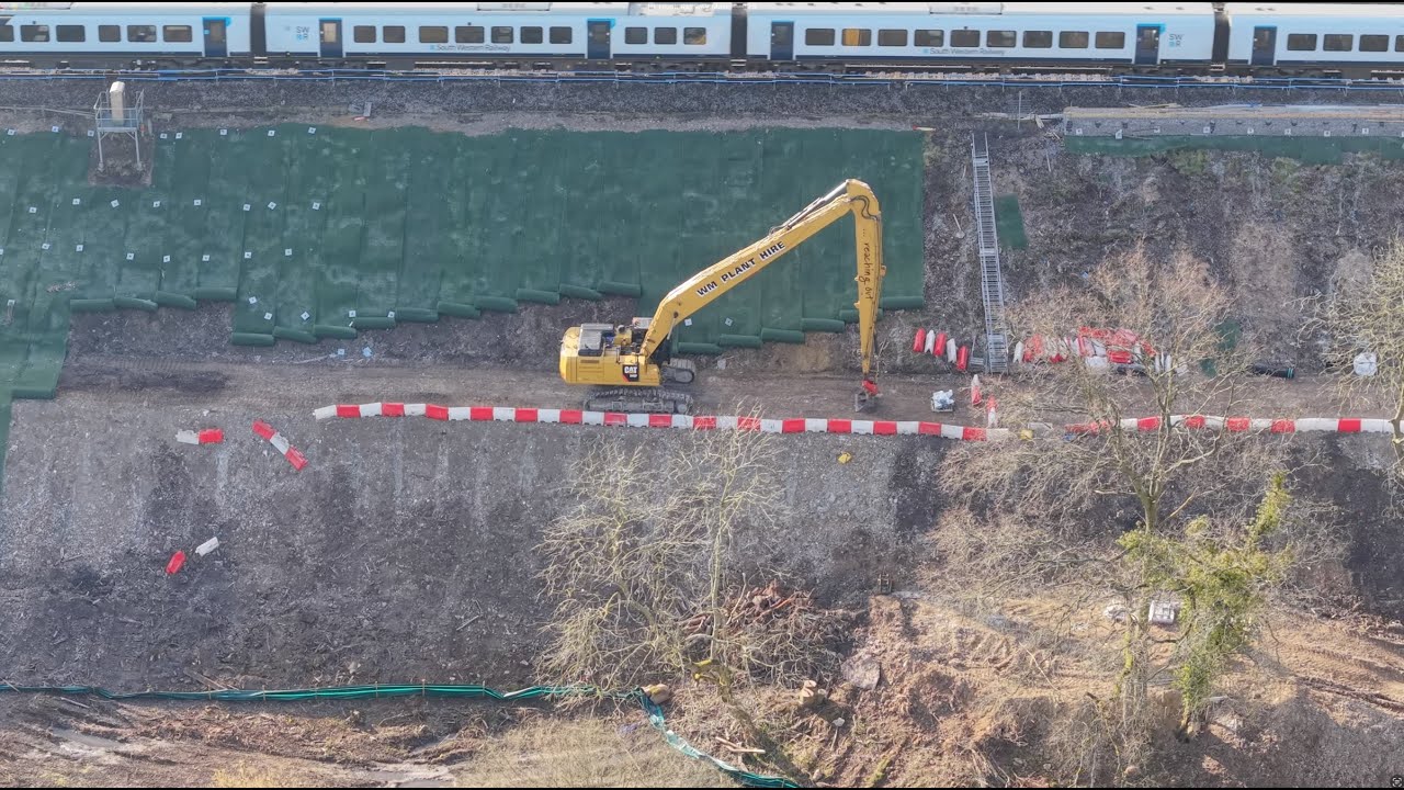 March 2025 - Hook Mainline Embankment Collapse, 2 years on, the work ...