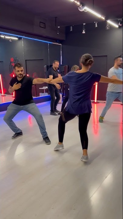 Intermediate Bachata Combination #bachata - YouTube