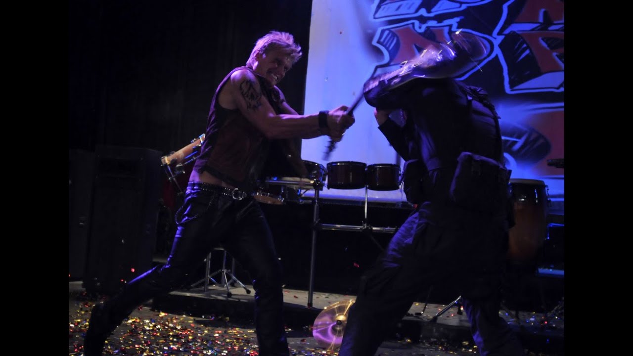 Command Performance (2009): My movie thoughts - YouTube