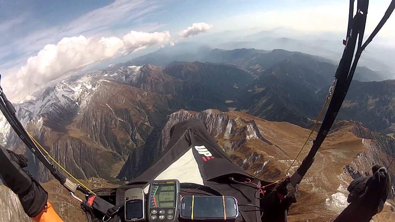 Paragliding in Himalaya, Bir, India - big mountains - YouTube