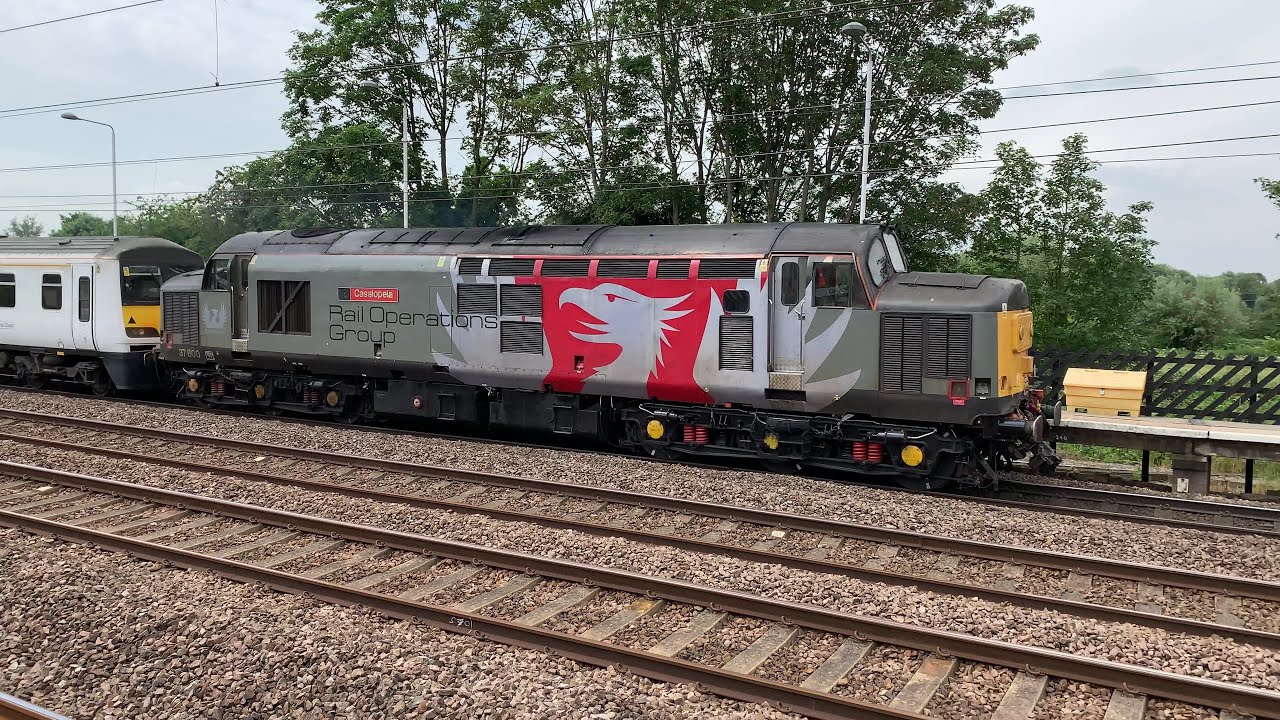 ROG class 37, 37800 passing Arlesey with two class 321 units - 01/07/21 ...