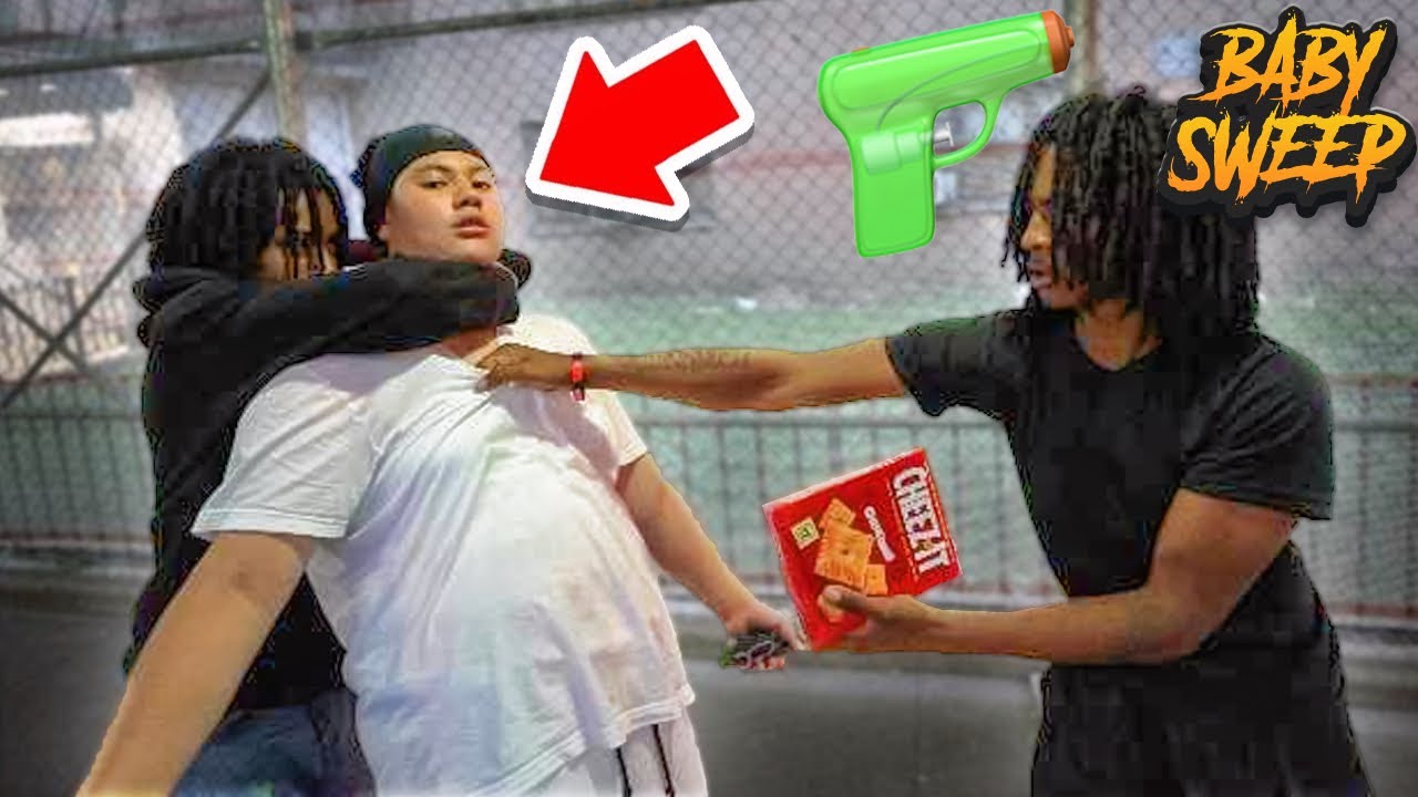 THE SWEEPERS FED ME CHEEZITS😳💥🔫 *BABY SWEEP GAVE ME A TOUR OF DOUGLAS ...