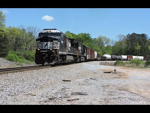 HD: NS 8367 leads NS Train 173 in Fruithurst, AL - YouTube