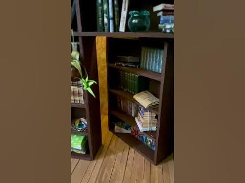 Букнук (вставка на книжную полку) в виде книжного шкафа с миниатюрными ...