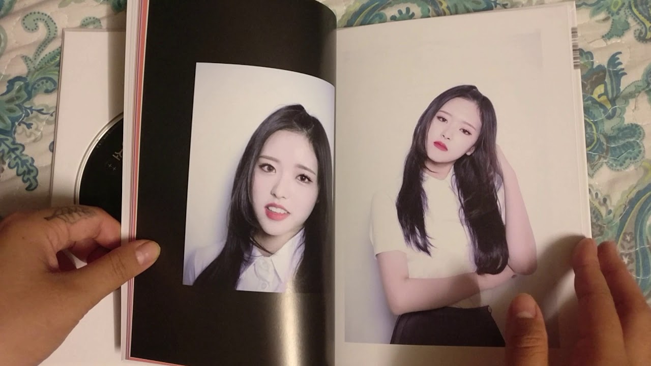 Loona [+ +] debut album unboxing - YouTube