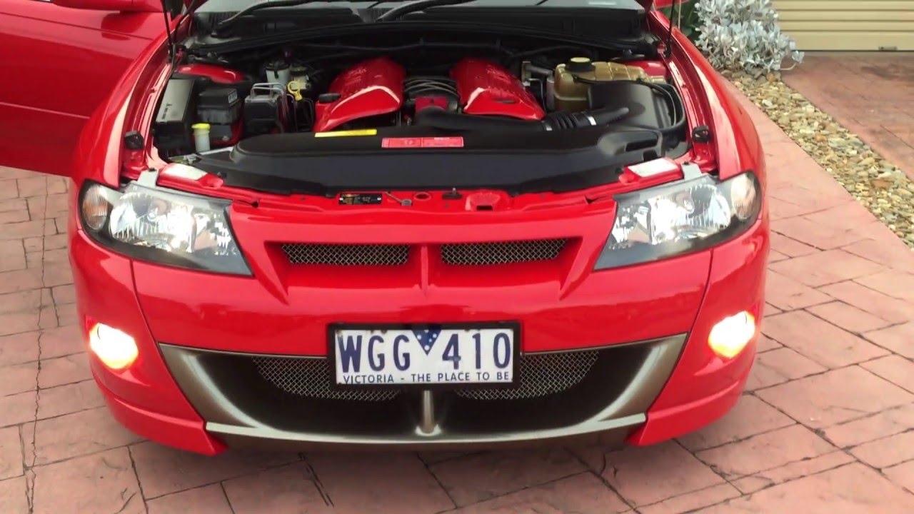 HSV VX GTS engine bay - YouTube