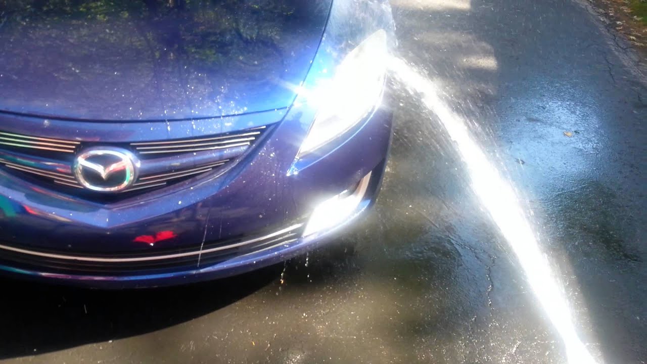 Cleaning Headlights with Toothpaste - YouTube