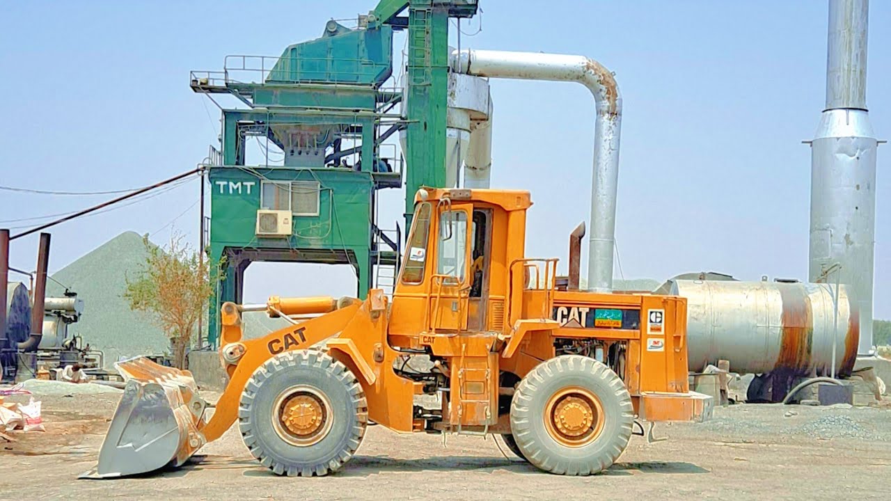 Cat 950B Heavy Equipment | Asphalt Plant Loading Technique - YouTube