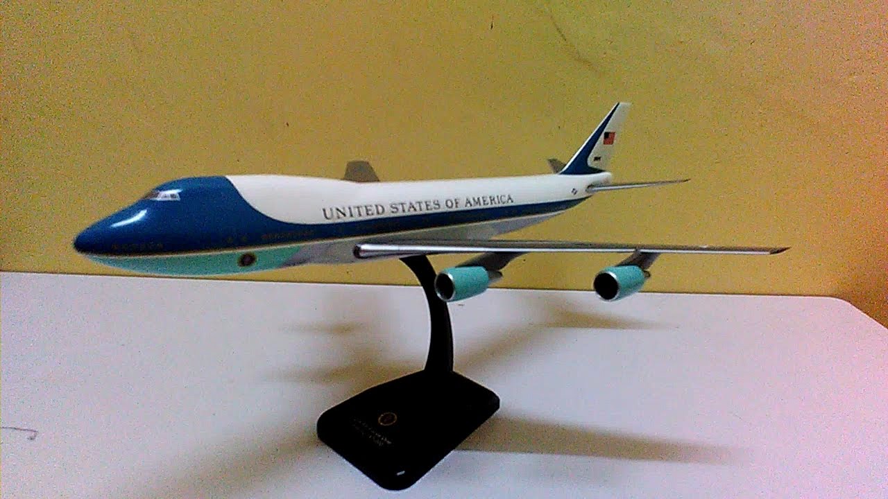 Hogan Wings Air Force One Boeing 747-200 Unboxing - YouTube