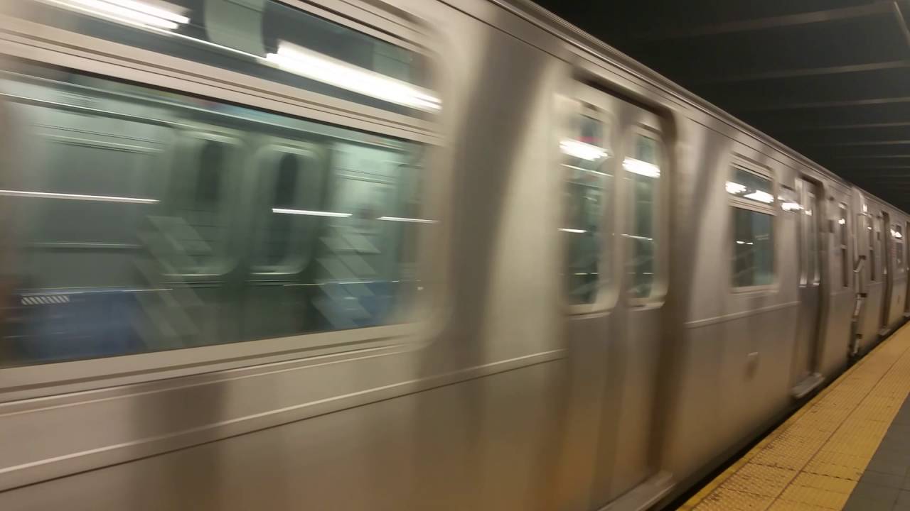 R160 C train arriving Broadway junction - YouTube
