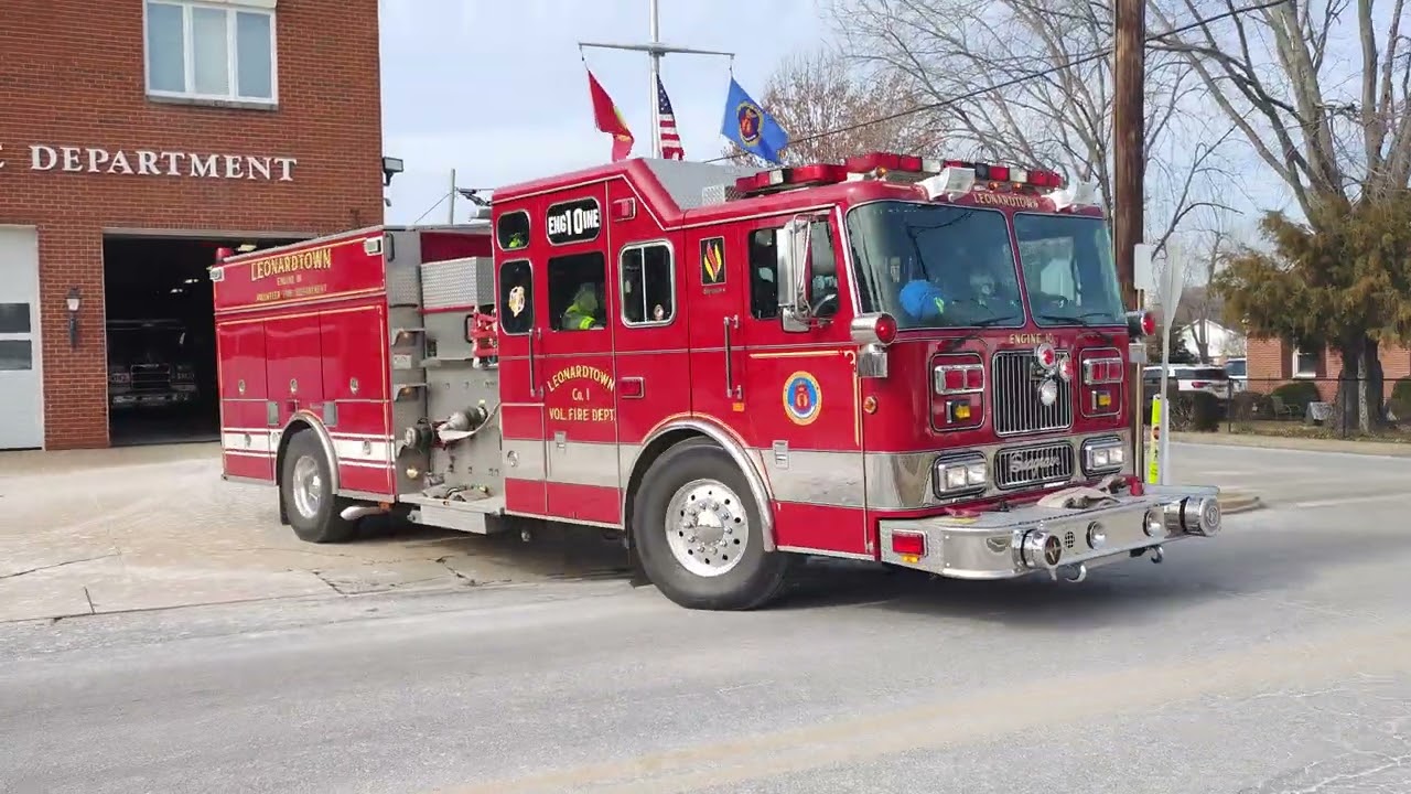Leonardtown VFD Engine 10 Responding to Structure Fire - YouTube