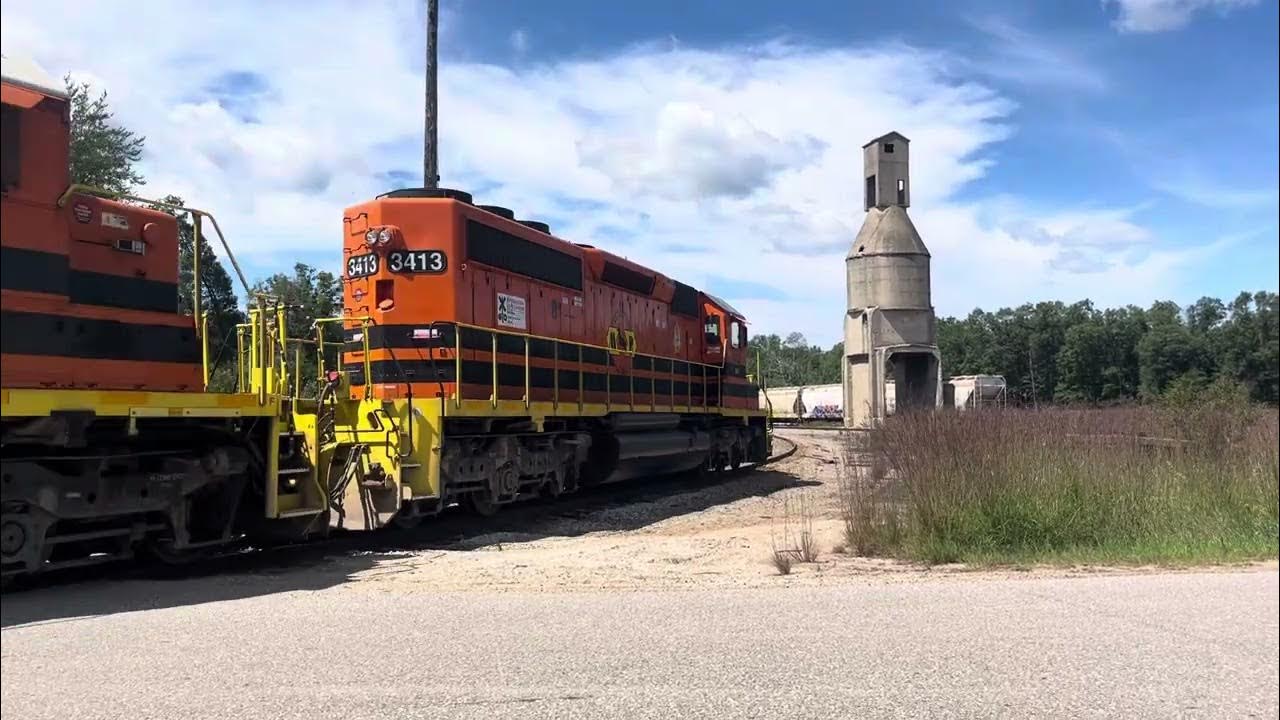 Marquette Rail D704 northbound Baldwin yard limits 8/11/24 - YouTube