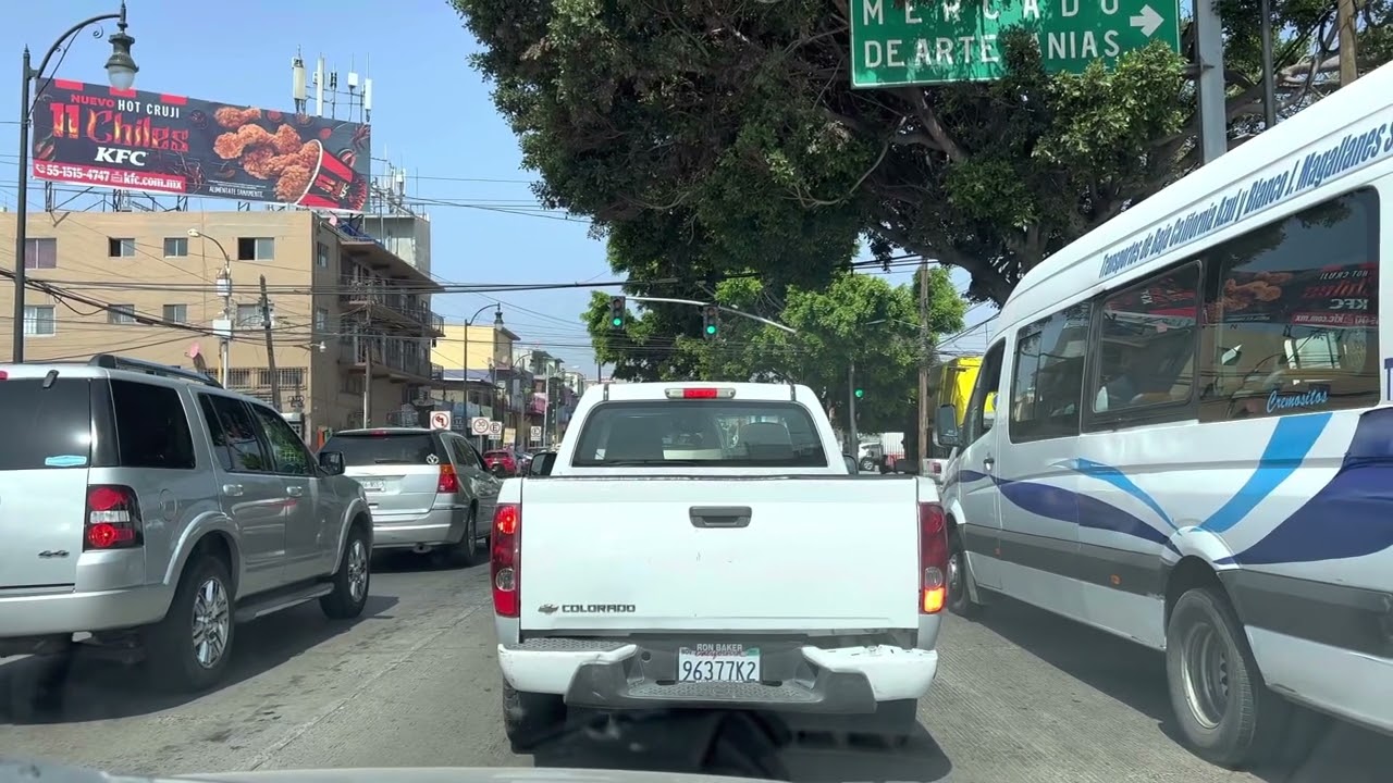 TIJUANA Y SUS CALLES POR INTERNACIONAL 15-06-2022 - YouTube