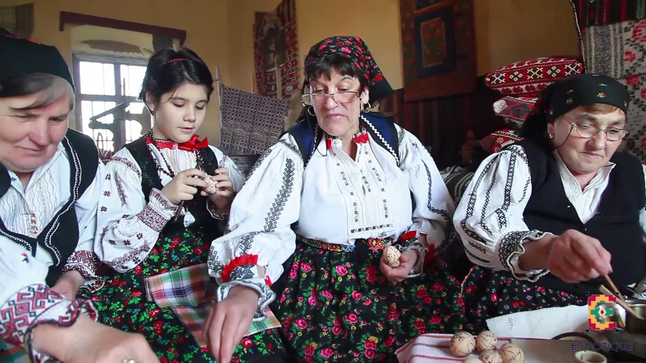 Obiceiul Plugarului in zona Fagaras - YouTube