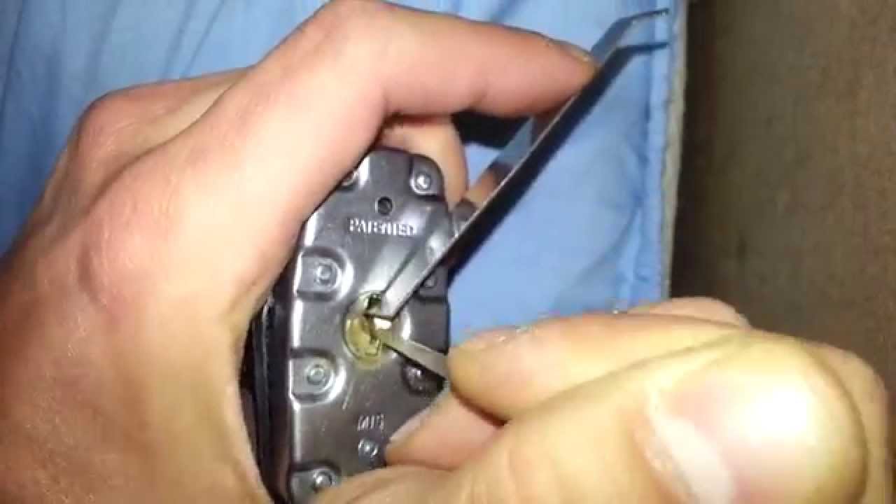 Master Lock m15 picked - YouTube