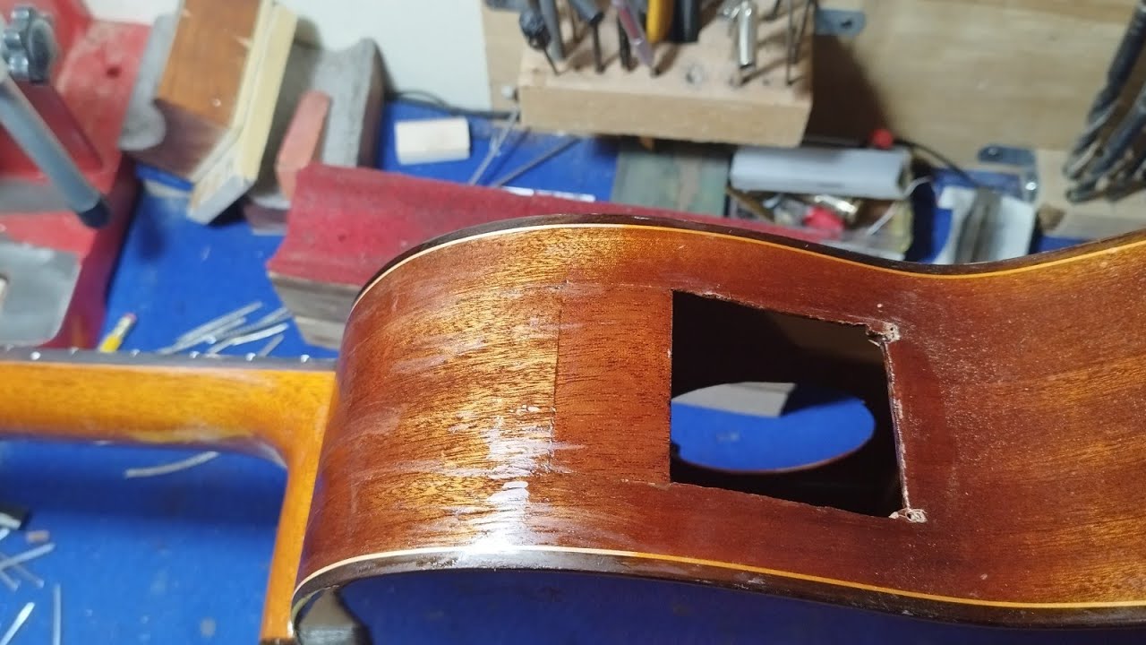 Fishman presys 301 install - YouTube