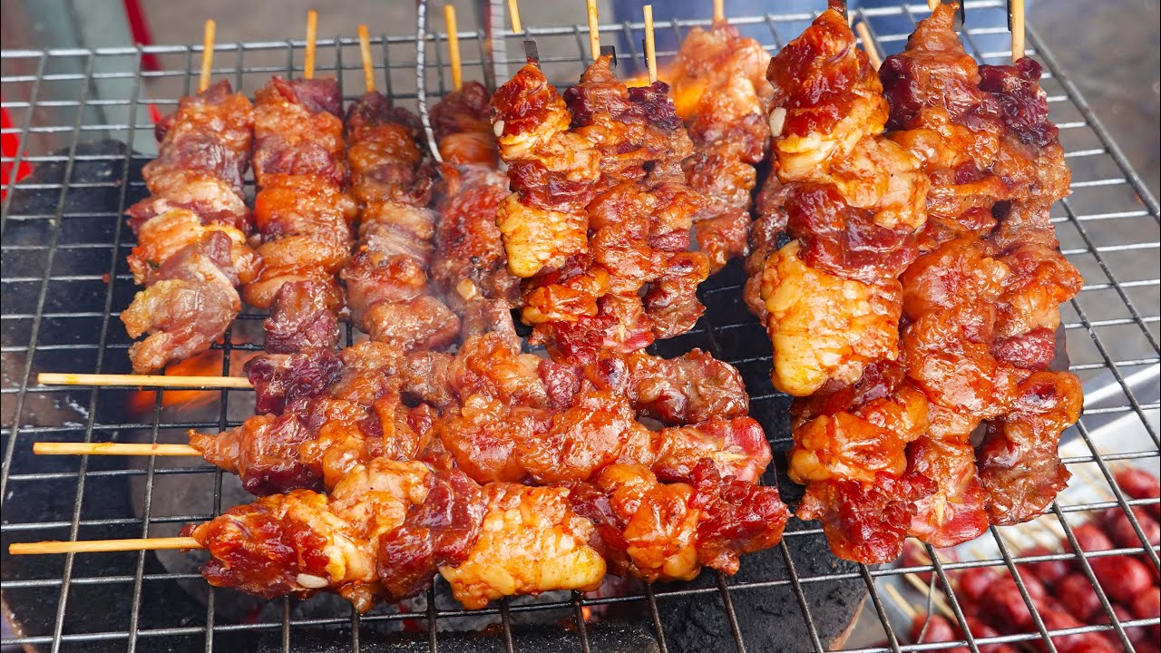 Street Food Grilled Beef Skewers & Papaya Salad, Cooking And Eating At ...