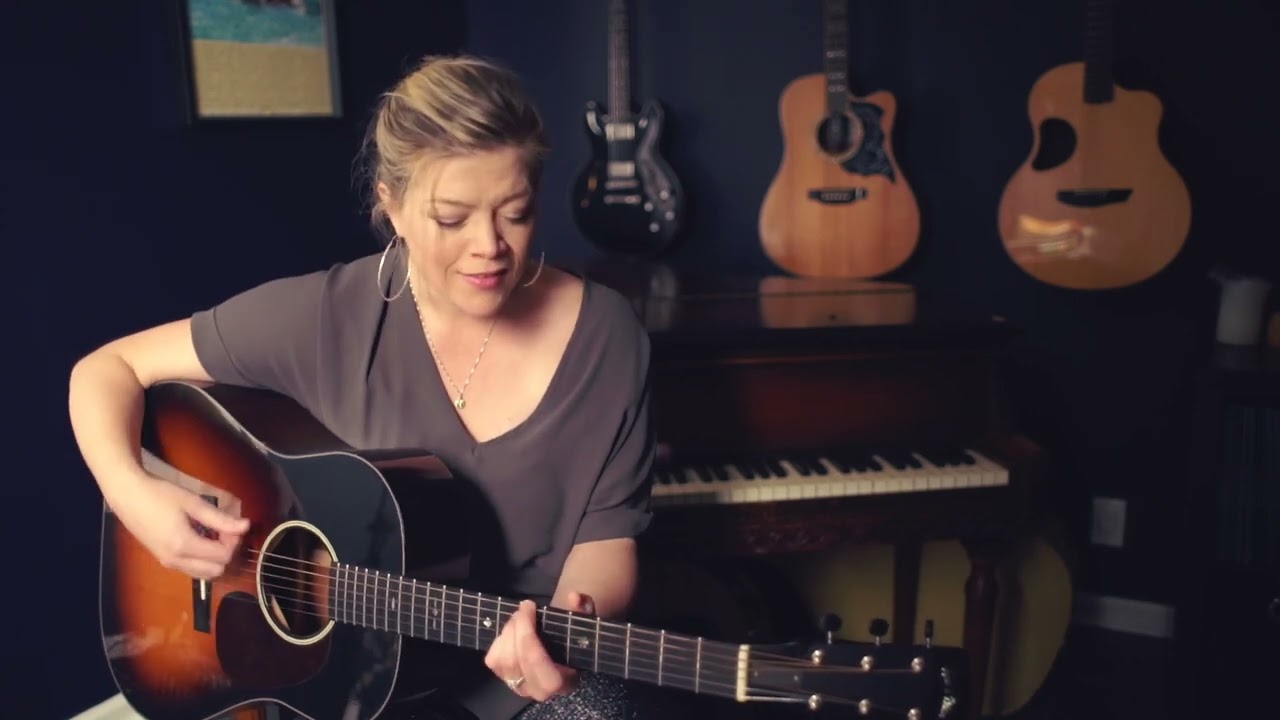 Liz Longley - Auld Lang Syne Chords - Chordify
